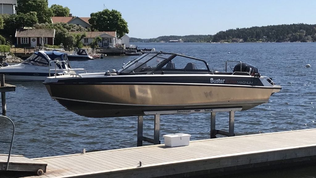 Båtlyft från Sunstream | Vi installerar båtlyftar i hela Sverige