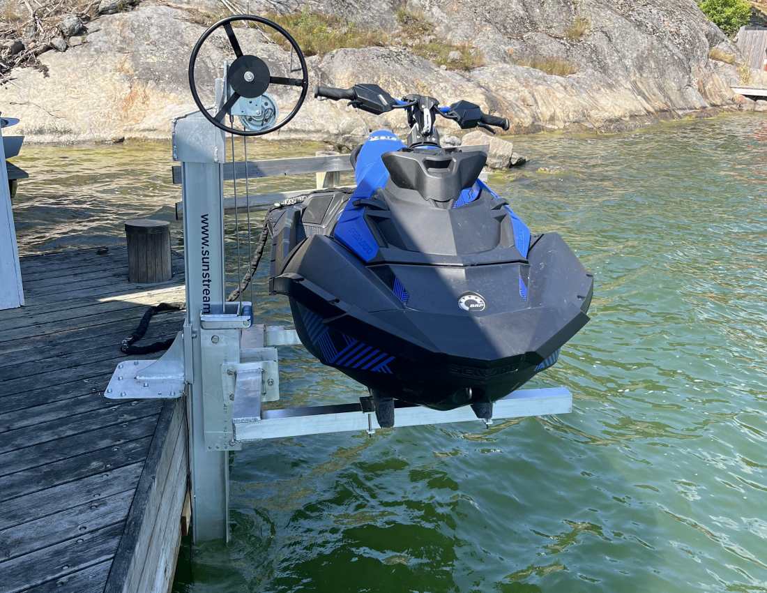 Vattenskoterlyft Mini Max - Sunstream Boatlifts Nordic